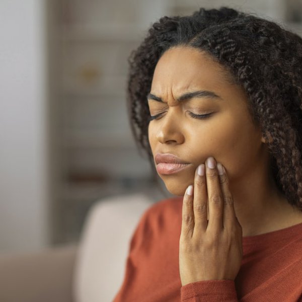 Tooth Pain That Comes and Goes? When to Call the Dentist
